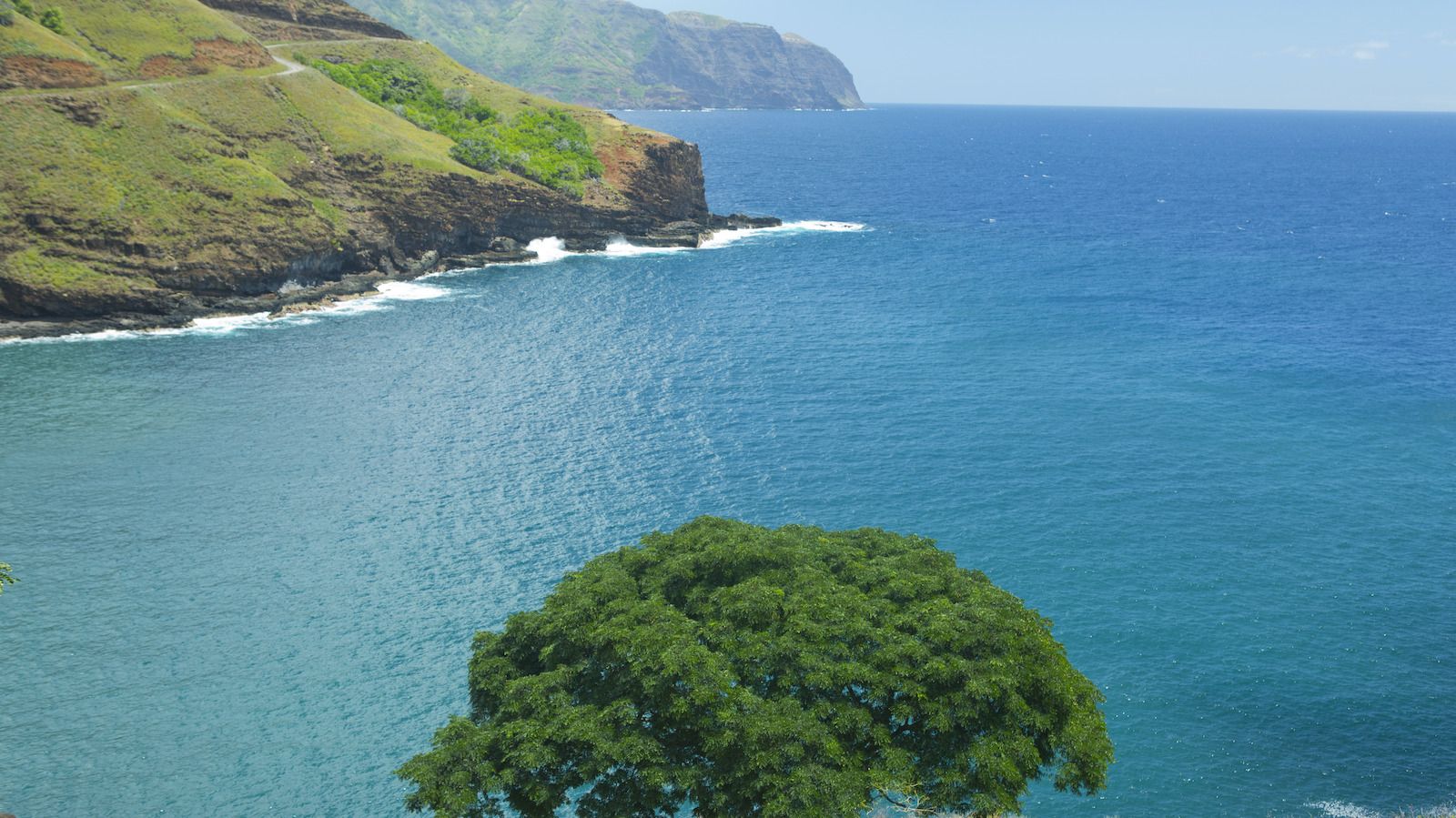 Itinerary: 7 days discovering the Marquesas islands by supeyacht